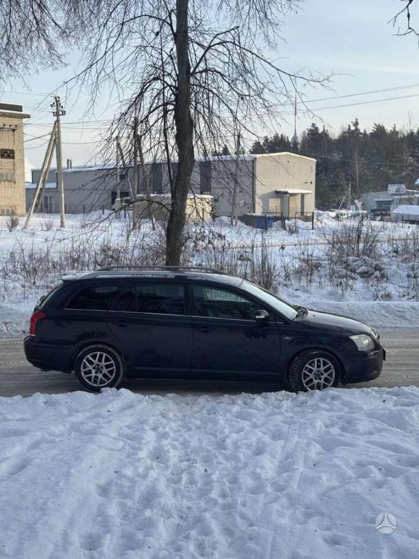 Melns Toyota Avensis 2009 Viļņa, ar dzinēja tilpumu 2.00 L un nobraukumu 354 tūkst. km par 2000 €, foto 5 vietnē AUTOMOTO.COM.LV