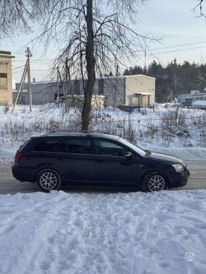 Black Toyota Avensis 2009 in Vilnius, with an engine capacity of 2.00 L and mileage of 354 thousand km for 2000 €, photo 5 on AUTOMOTO.COM.LV