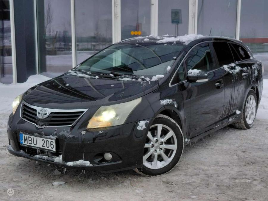 Black Toyota Avensis 2009 in Vilnius, with an engine capacity of 2.23 L and mileage of 440 thousand km for 3300 €, photo 3 on AUTOMOTO.COM.LV