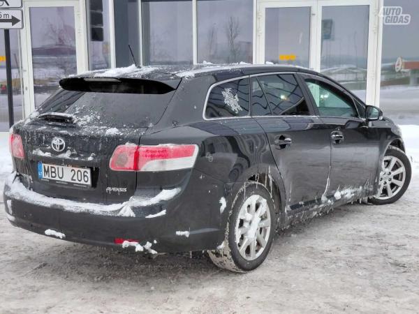 Black Toyota Avensis 2009 in Vilnius, with an engine capacity of 2.20 L and mileage of 440 thousand km for 2100 €, photo 6 on AUTOMOTO.COM.LV