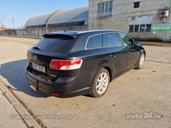 Black Toyota Avensis 2009 in Rakvere, with an engine capacity of 2.20 L and mileage of 228 thousand km for 5000 €, photo 2 on AUTOMOTO.COM.LV