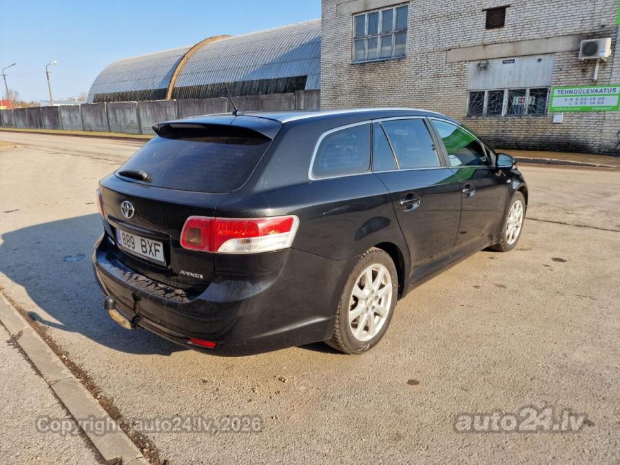 Black Toyota Avensis 2009 in Rakvere, with an engine capacity of 2.20 L and mileage of 228 thousand km for 5000 €, photo 2 on AUTOMOTO.COM.LV