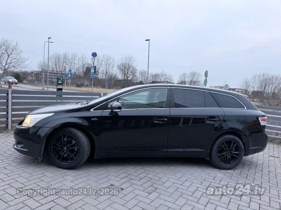 Black Toyota Avensis 2009 in Tallinn, with an engine capacity of 2.20 L and mileage of 240 thousand km for 5500 €, photo 4 on AUTOMOTO.COM.LV