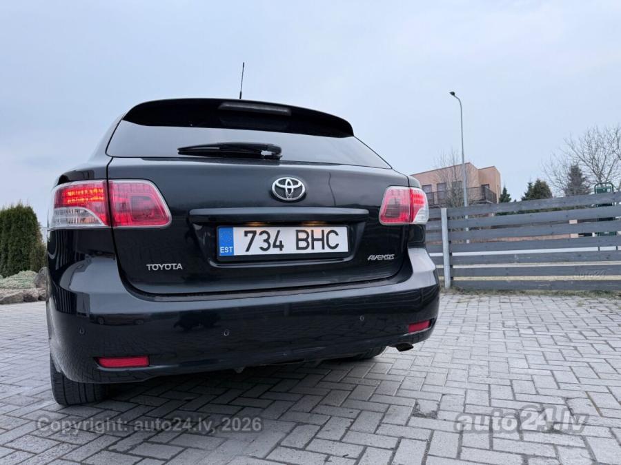 Black Toyota Avensis 2009 in Tallinn, with an engine capacity of 2.20 L and mileage of 240 thousand km for 5500 €, photo 5 on AUTOMOTO.COM.LV