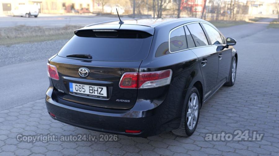 Black Toyota Avensis 2009 in Tallinn, with an engine capacity of 2.20 L and mileage of 386 thousand km for 3999 €, photo 5 on AUTOMOTO.COM.LV