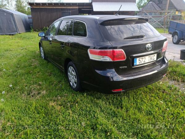 Melns Toyota Avensis 2009 Narva, ar dzinēja tilpumu 2.00 L un nobraukumu 436 tūkst. km par 2200 €, foto 3 vietnē AUTOMOTO.COM.LV