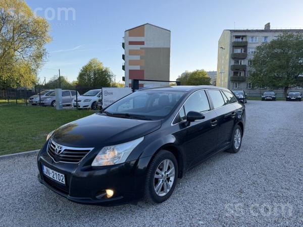 Черный Тойота Авенсис 2009 в Вентспилс, объемом двигателя 2.00 л и пробегом 370 тыс. км за 3250 €, фото 1 на AUTOMOTO.COM.LV