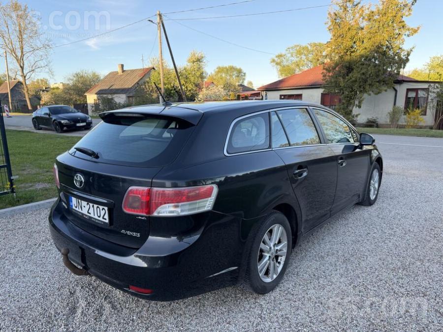 Melns Toyota Avensis 2009 Ventspils, ar dzinēja tilpumu 2.00 L un nobraukumu 370 tūkst. km par 3250 €, foto 5 vietnē AUTOMOTO.COM.LV