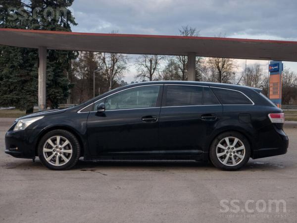 Melns Toyota Avensis 2009 Rīga, ar dzinēja tilpumu 2.20 L un nobraukumu 336 tūkst. km par 3800 €, foto 2 vietnē AUTOMOTO.COM.LV