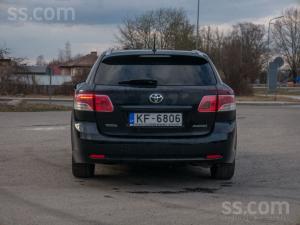 Melns Toyota Avensis 2009 Rīga, ar dzinēja tilpumu 2.20 L un nobraukumu 336 tūkst. km par 3800 €, foto 5 vietnē AUTOMOTO.COM.LV