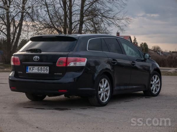 Black Toyota Avensis 2009 in Riga, with an engine capacity of 2.20 L and mileage of 336 thousand km for 3800 €, photo 5 on AUTOMOTO.COM.LV