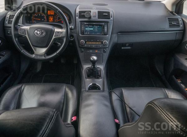 Black Toyota Avensis 2009 in Riga, with an engine capacity of 2.20 L and mileage of 336 thousand km for 3800 €, photo 7 on AUTOMOTO.COM.LV