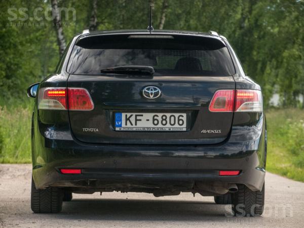 Melns Toyota Avensis 2009 Rīga, ar dzinēja tilpumu 2.20 L un nobraukumu 336 tūkst. km par 3500 €, foto 4 vietnē AUTOMOTO.COM.LV