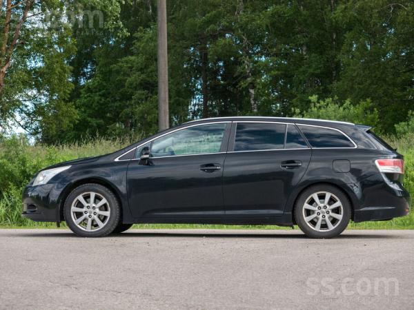 Melns Toyota Avensis 2009 Rīga, ar dzinēja tilpumu 2.20 L un nobraukumu 336 tūkst. km par 3500 €, foto 5 vietnē AUTOMOTO.COM.LV