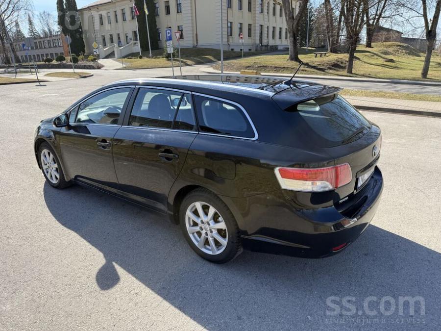 Melns Toyota Avensis 2009 Saldus, ar dzinēja tilpumu 2.20 L un nobraukumu 268 tūkst. km par 3300 €, foto 7 vietnē AUTOMOTO.COM.LV