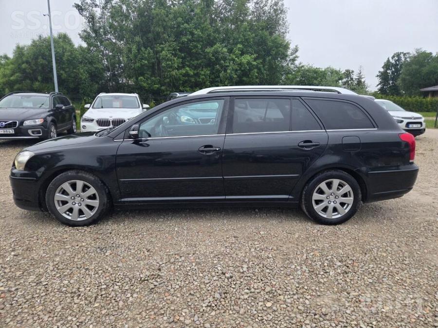 Melns Toyota Avensis 2009 Jelgava, ar dzinēja tilpumu 1.80 L un nobraukumu 0 tūkst. km par 2400 €, foto 4 vietnē AUTOMOTO.COM.LV