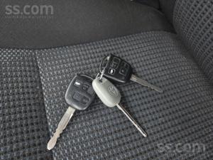 Melns Toyota Avensis 2009 Jelgava, ar dzinēja tilpumu 1.80 L un nobraukumu 0 tūkst. km par 2400 €, foto 18 vietnē AUTOMOTO.COM.LV