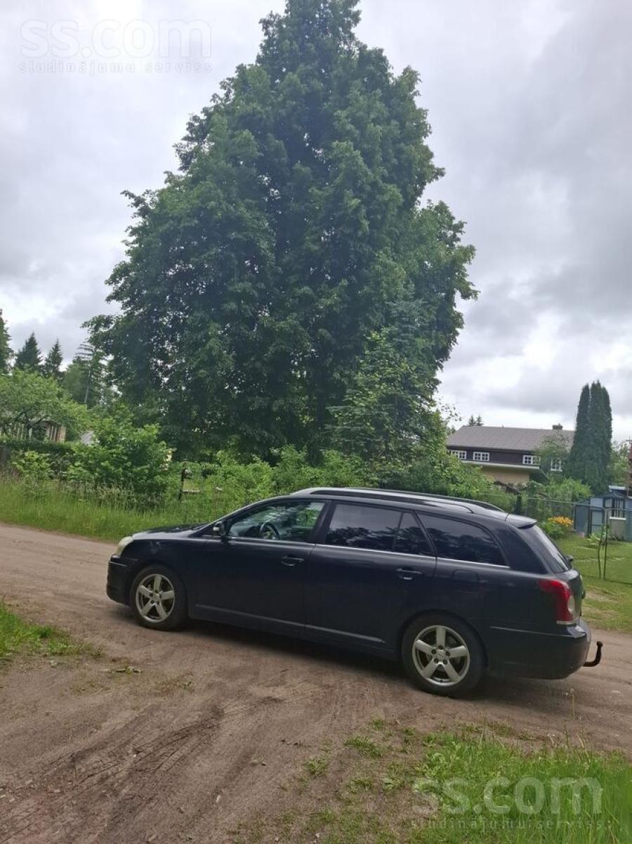 Melns Toyota Avensis 2009 Rīga, ar dzinēja tilpumu 2.20 L un nobraukumu 376 tūkst. km par 1500 €, foto 3 vietnē AUTOMOTO.COM.LV