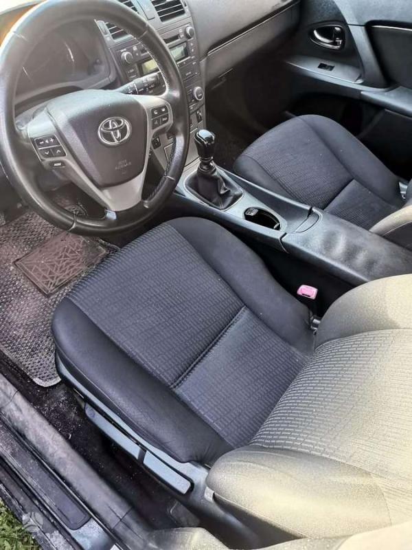 Melns Toyota Avensis 2009 Kupiškis, ar dzinēja tilpumu 1.80 L un nobraukumu 376 tūkst. km par 1800 €, foto 2 vietnē AUTOMOTO.COM.LV