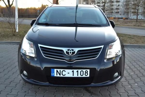 Black Toyota Avensis 2009 in Jekabpils, with an engine capacity of 2.20 L and mileage of 233 thousand km for 6600 €, photo 4 on AUTOMOTO.COM.LV
