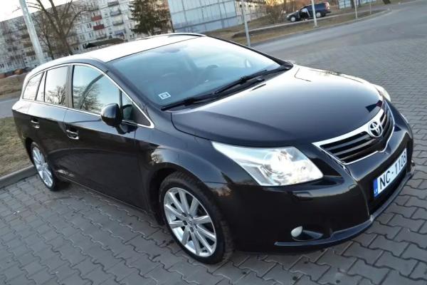 Black Toyota Avensis 2009 in Jekabpils, with an engine capacity of 2.20 L and mileage of 233 thousand km for 6600 €, photo 5 on AUTOMOTO.COM.LV