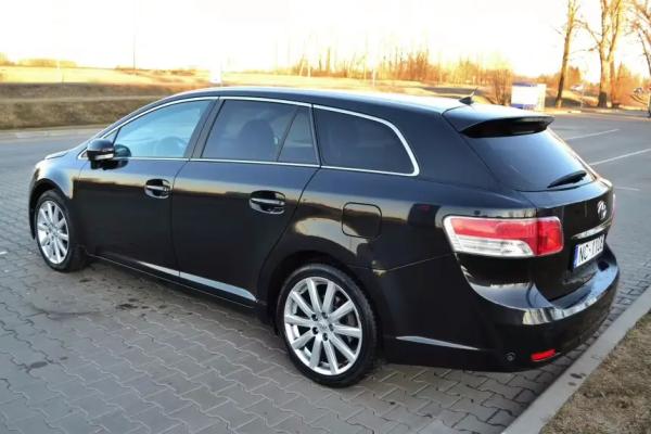 Black Toyota Avensis 2009 in Jekabpils, with an engine capacity of 2.20 L and mileage of 233 thousand km for 6600 €, photo 7 on AUTOMOTO.COM.LV