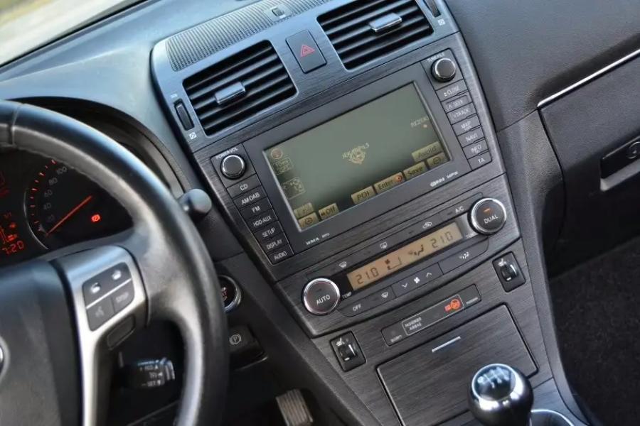 Черный Тойота Авенсис 2009 в Екабпилс, объемом двигателя 2.20 л и пробегом 233 тыс. км за 6600 €, фото 15 на AUTOMOTO.COM.LV