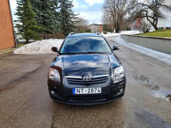 Black Toyota Avensis 2009 in Jekabpils, with an engine capacity of 2.00 L and mileage of 273 thousand km for 4150 €, photo 2 on AUTOMOTO.COM.LV