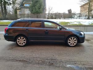 Black Toyota Avensis 2009 in Jekabpils, with an engine capacity of 2.00 L and mileage of 273 thousand km for 4150 €, photo 5 on AUTOMOTO.COM.LV