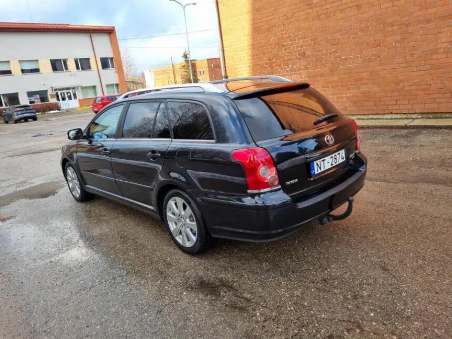 Black Toyota Avensis 2009 in Jekabpils, with an engine capacity of 2.00 L and mileage of 273 thousand km for 4150 €, photo 6 on AUTOMOTO.COM.LV
