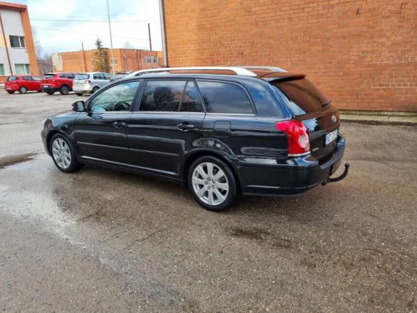 Black Toyota Avensis 2009 in Jekabpils, with an engine capacity of 2.00 L and mileage of 273 thousand km for 4150 €, photo 7 on AUTOMOTO.COM.LV