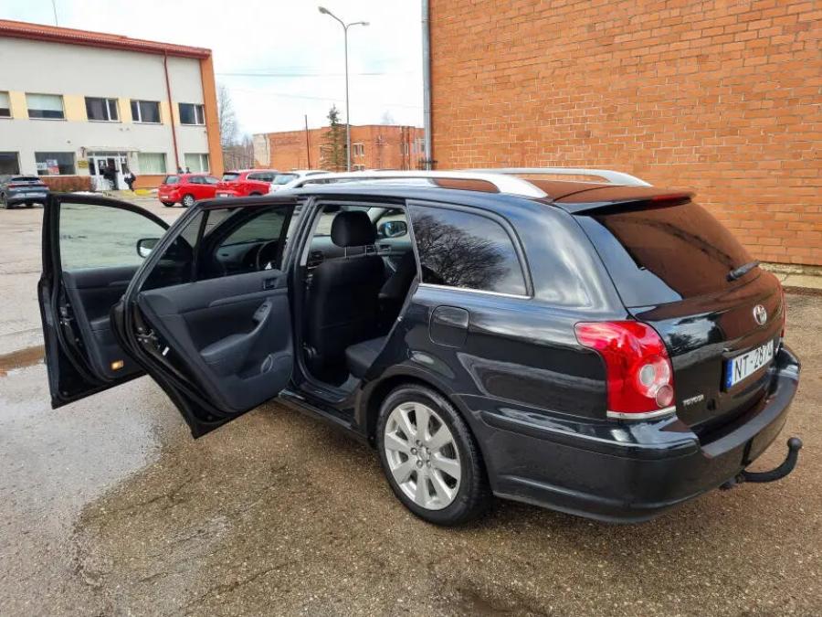 Black Toyota Avensis 2009 in Jekabpils, with an engine capacity of 2.00 L and mileage of 273 thousand km for 4150 €, photo 15 on AUTOMOTO.COM.LV
