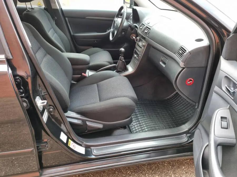Black Toyota Avensis 2009 in Jekabpils, with an engine capacity of 2.00 L and mileage of 273 thousand km for 4150 €, photo 19 on AUTOMOTO.COM.LV