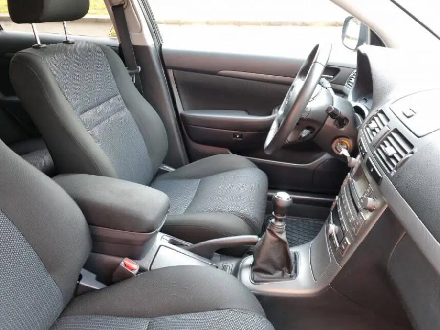 Black Toyota Avensis 2009 in Jekabpils, with an engine capacity of 2.00 L and mileage of 273 thousand km for 4150 €, photo 20 on AUTOMOTO.COM.LV