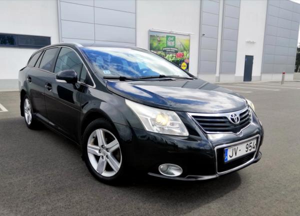 Black Toyota Avensis 2009 in Riga, with an engine capacity of 2.00 L and mileage of 350 thousand km for 3350 €, photo 1 on AUTOMOTO.COM.LV