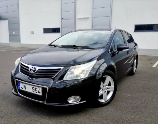 Black Toyota Avensis 2009 in Riga, with an engine capacity of 2.00 L and mileage of 350 thousand km for 3350 €, photo 3 on AUTOMOTO.COM.LV
