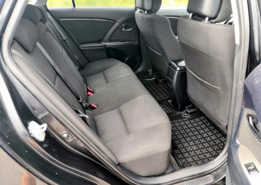 Black Toyota Avensis 2009 in Riga, with an engine capacity of 2.00 L and mileage of 350 thousand km for 3350 €, photo 9 on AUTOMOTO.COM.LV