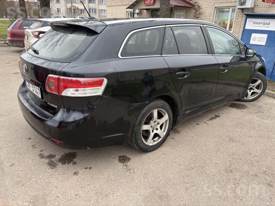 Черный Тойота Авенсис 2009 в Екабпилс, объемом двигателя 2.00 л и пробегом 0 тыс. км за 2600 €, фото 3 на AUTOMOTO.COM.LV