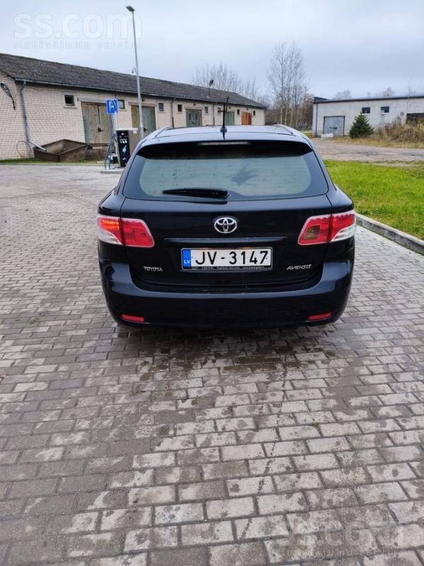 Black Toyota Avensis 2009 in Jekabpils, with an engine capacity of 2.00 L and mileage of 0 thousand km for 2600 €, photo 3 on AUTOMOTO.COM.LV