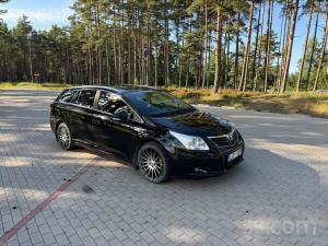 Black Toyota Avensis 2009 in Talsi, with an engine capacity of 2.00 L and mileage of 330 thousand km for 4500 €, photo  on AUTOMOTO.COM.LV