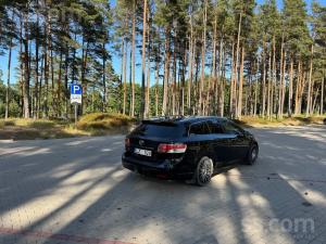 Black Toyota Avensis 2009 in Talsi, with an engine capacity of 2.00 L and mileage of 330 thousand km for 4500 €, photo 4 on AUTOMOTO.COM.LV