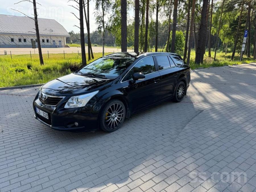 Black Toyota Avensis 2009 in Talsi, with an engine capacity of 2.00 L and mileage of 330 thousand km for 4500 €, photo 5 on AUTOMOTO.COM.LV
