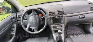 Black Toyota Avensis 2009 in Parnu, with an engine capacity of 2.00 L and mileage of 184 thousand km for 2500 €, photo 3 on AUTOMOTO.COM.LV
