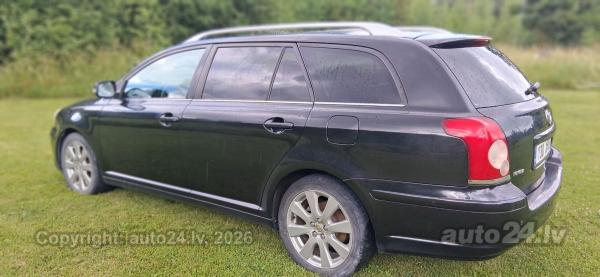 Black Toyota Avensis 2009 in Parnu, with an engine capacity of 2.00 L and mileage of 184 thousand km for 2500 €, photo 4 on AUTOMOTO.COM.LV