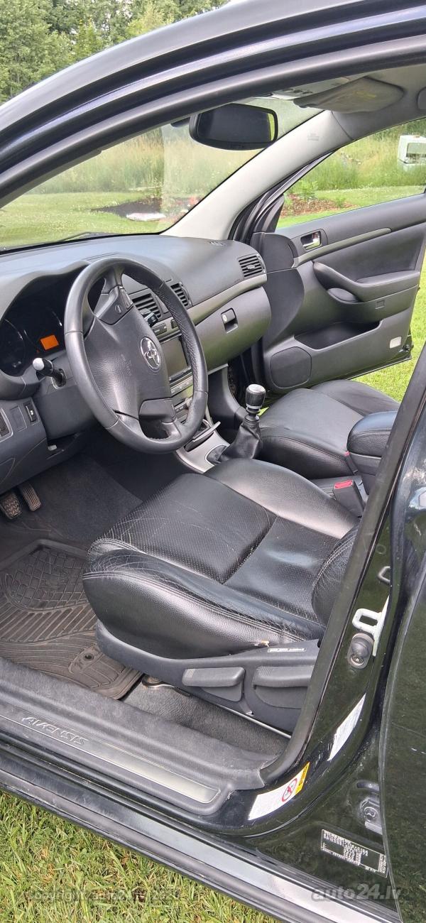 Black Toyota Avensis 2009 in Parnu, with an engine capacity of 2.00 L and mileage of 184 thousand km for 2500 €, photo 7 on AUTOMOTO.COM.LV