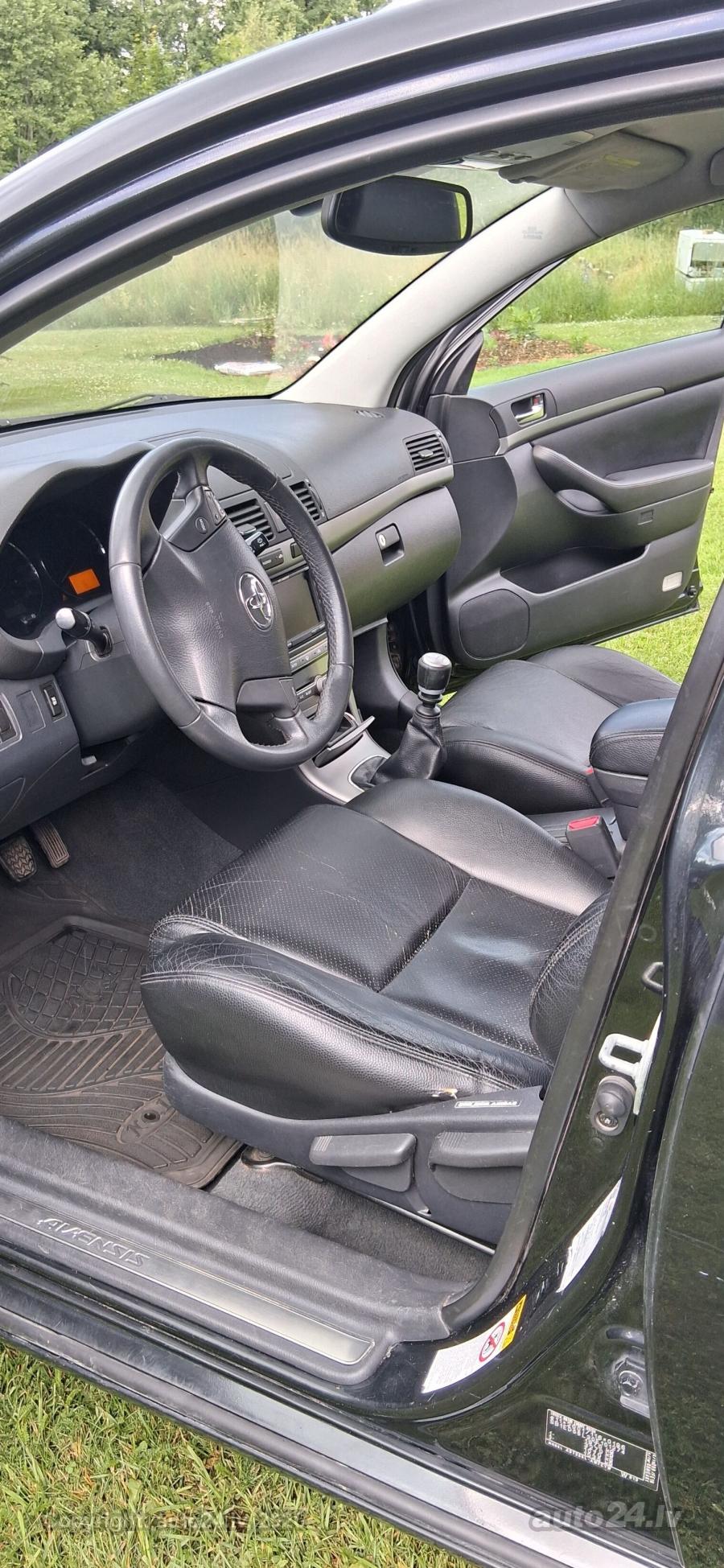 Black Toyota Avensis 2009 in Parnu, with an engine capacity of 2.00 L and mileage of 184 thousand km for 2500 €, photo 8 on AUTOMOTO.COM.LV