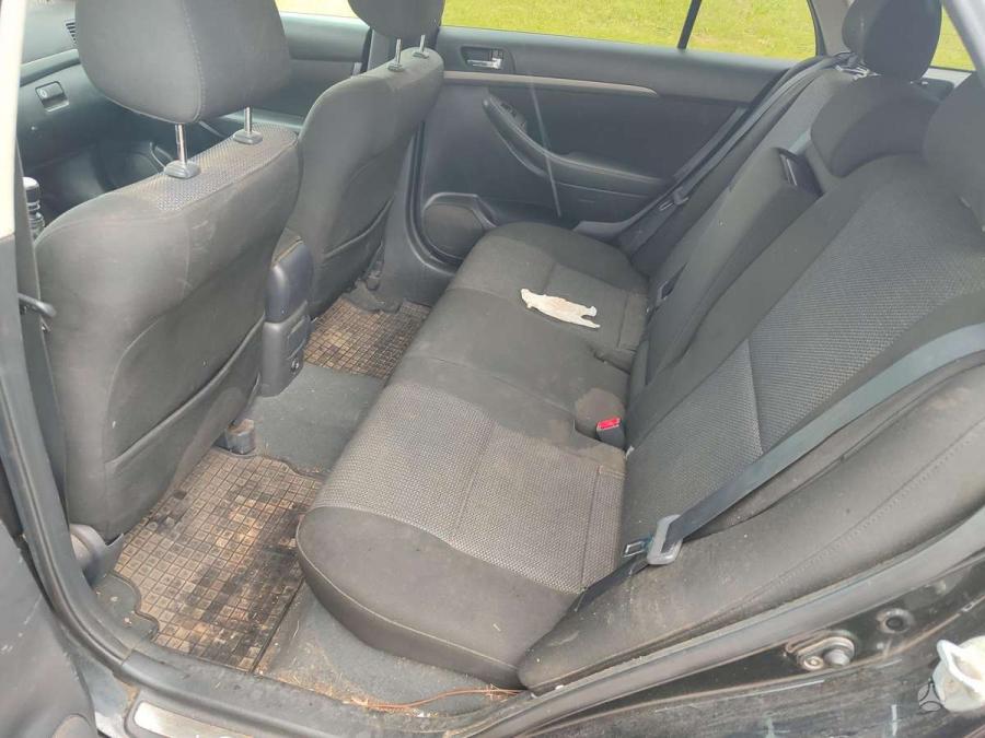 Melns Toyota Avensis 2009 Viļņa, ar dzinēja tilpumu 2.00 L un nobraukumu 377 tūkst. km par 850 €, foto 10 vietnē AUTOMOTO.COM.LV
