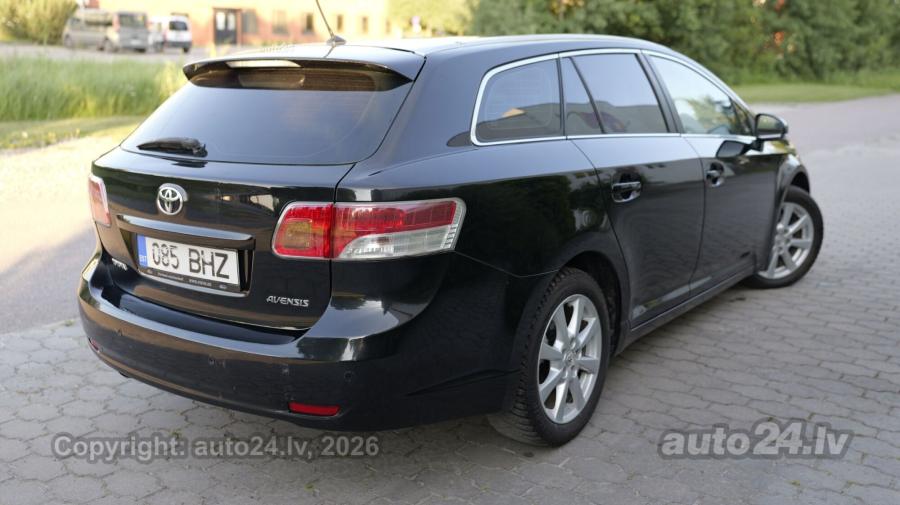 Melns Toyota Avensis 2009 Tallina, ar dzinēja tilpumu 2.20 L un nobraukumu 387 tūkst. km par 3900 €, foto 5 vietnē AUTOMOTO.COM.LV