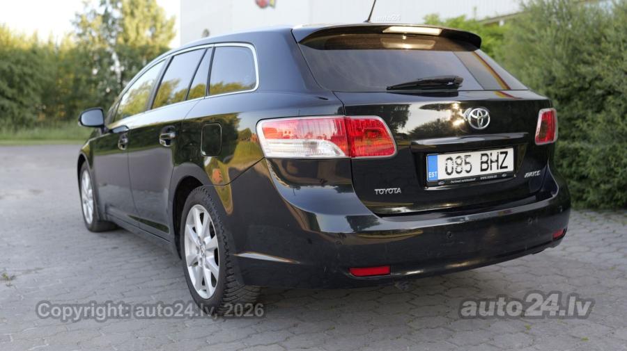 Melns Toyota Avensis 2009 Tallina, ar dzinēja tilpumu 2.20 L un nobraukumu 387 tūkst. km par 3900 €, foto 6 vietnē AUTOMOTO.COM.LV