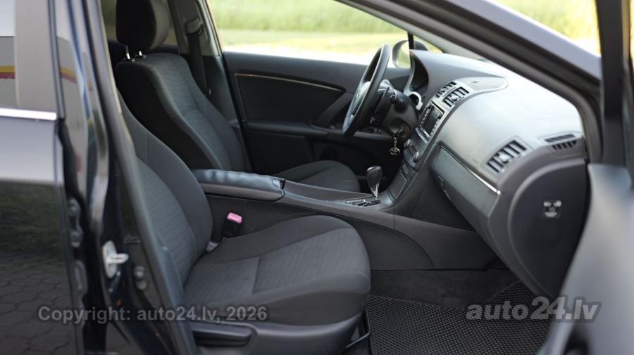 Melns Toyota Avensis 2009 Tallina, ar dzinēja tilpumu 2.20 L un nobraukumu 387 tūkst. km par 3900 €, foto 14 vietnē AUTOMOTO.COM.LV